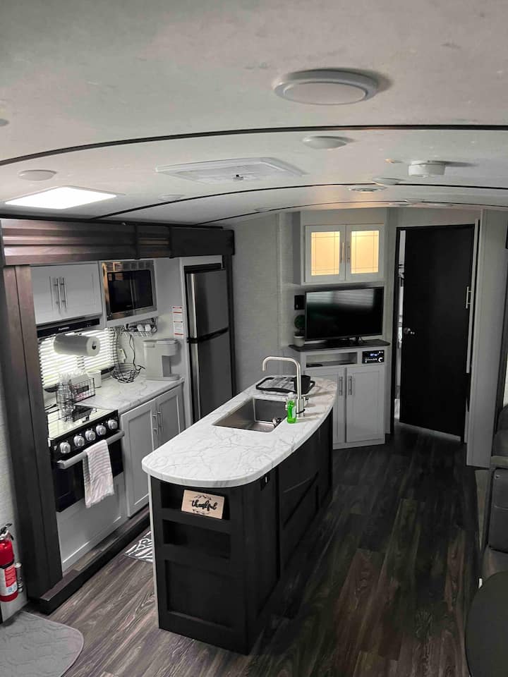 Family Friendly Camper At Sun Retreats Estero Bay! - Estero, FL
