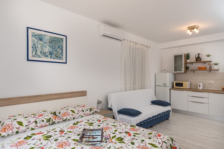 New Modern Studio For 3 - A Few Minutes From Beach - Dubrovnik