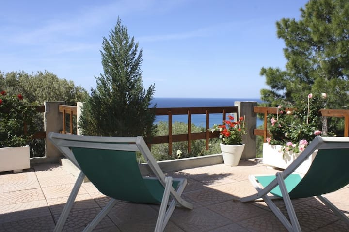 Sardegna: Villetta A 500m Dal Mare Panoramica - Solanas