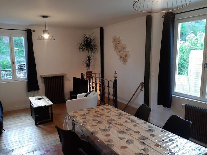 La Petite Maison Dans La Vallée - Avallon