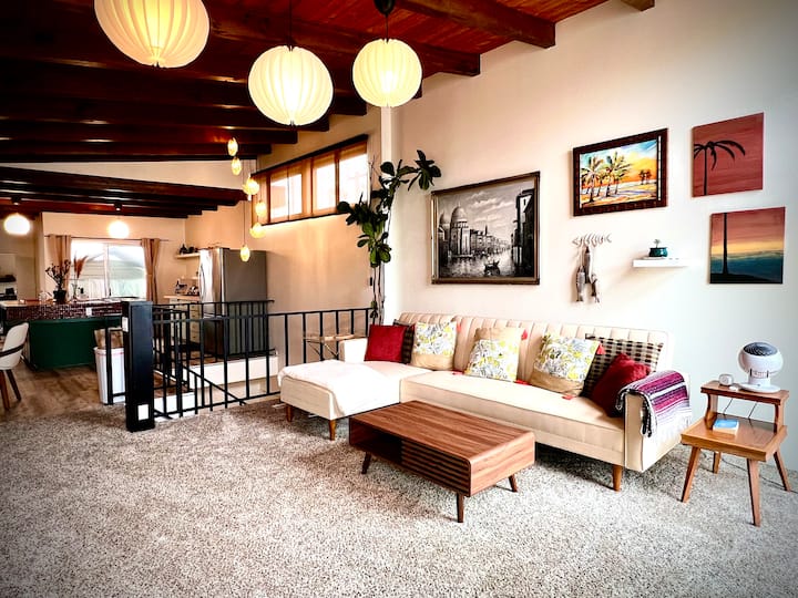 Swanky Ocean Beach Large 2 Story 1 Bed+bunk Nook - San Diego, CA