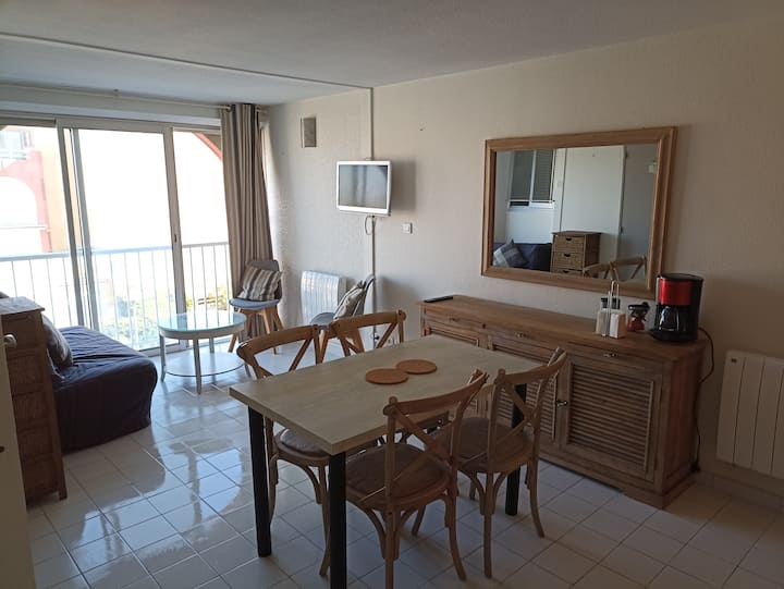 Bel Appartement T2, Plage à 75m, Au Pied De La Mer - Le Barcarès