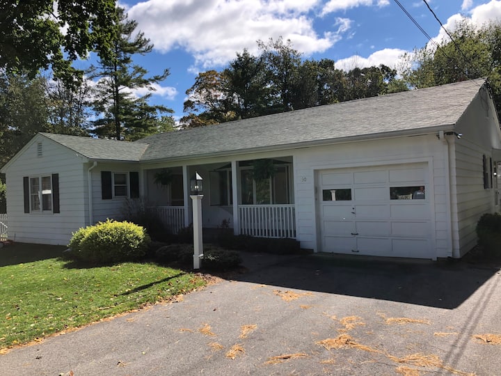 Charming Essex Home In Heart Of Historic Ivoryton - Old Saybrook, CT