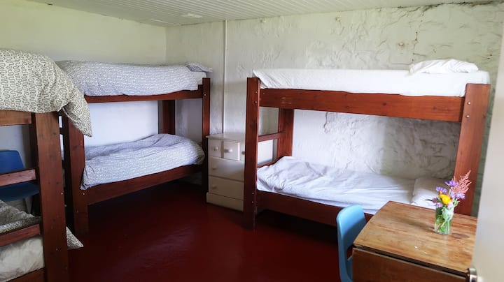 Kate's Cottage Bunkhouse 6 Bed Dorm - Skye