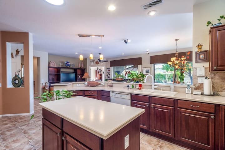 Calm Pet Friendly Desert Retreat Free Cancellation - Peoria, AZ