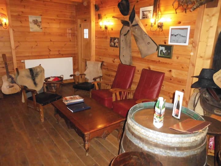 Ja Ranch - Chambre Dans Un B&b Western En Ardennes - Gouvy