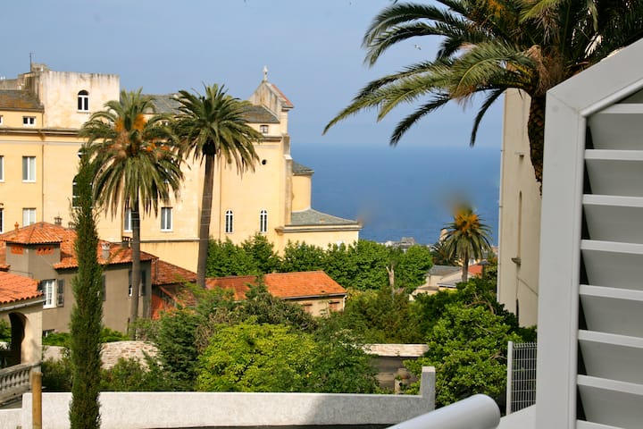 Beau T2 Résidentiel Climatisé Terrasse Aperçu Mer - Bastia