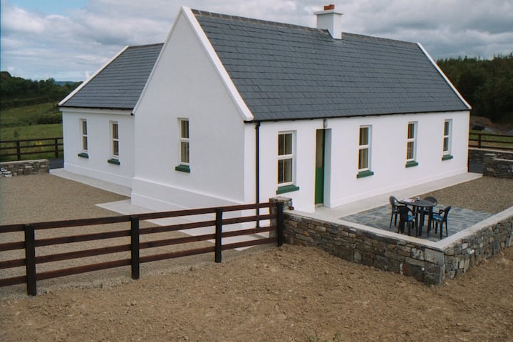 Private House In Scenic Location Sleeping 8 People - Shannon