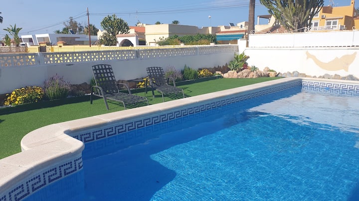 Casa Con Piscina Privada - Torrevieja