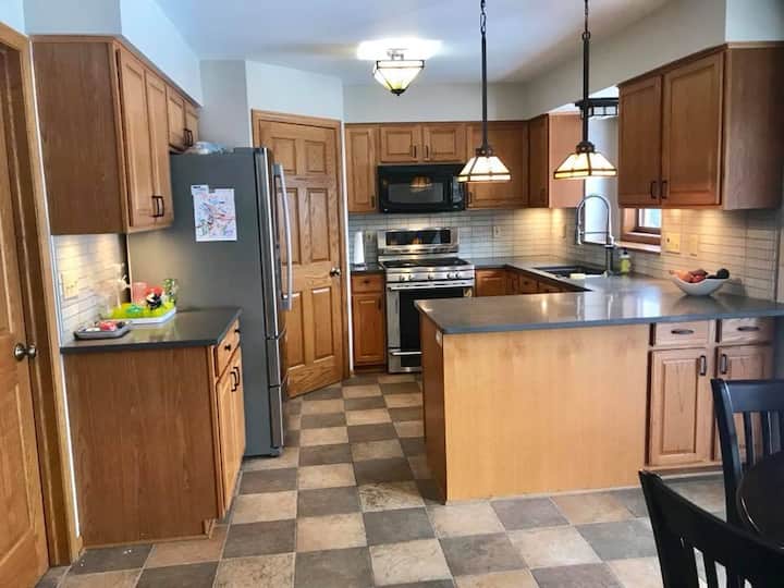 Private, 4 Bedroom, 2.5 Bath Retreat! - Sheboygan, WI