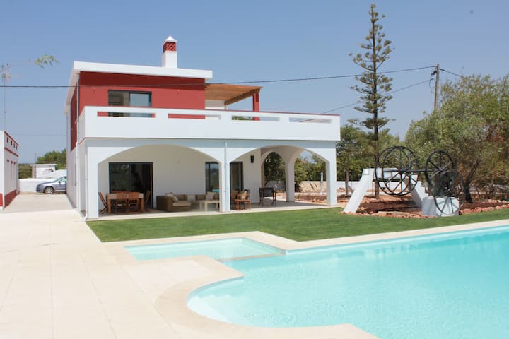Beautiful Villa With Large Pool And Sea View - Fuseta