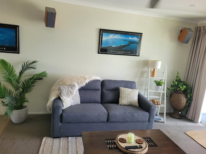 Unit 9/14 Watersons,  Airlie Central Apartments - Airlie Beach