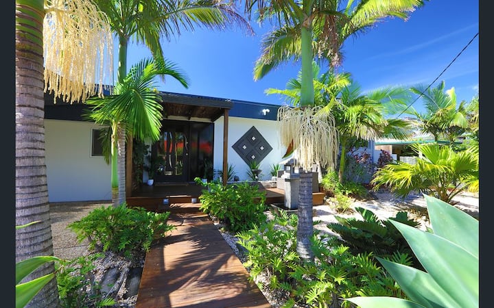 Resort Style, Beachside Home With Pool & Spa - Bribie Island