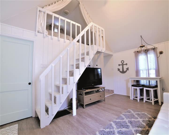 Cottage On Cobblestone - Cozy Rehoboth Beach Stay - Rehoboth Beach, DE
