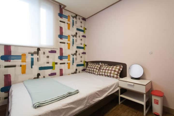 Cube Guesthouse Double Bedroom - Seoul