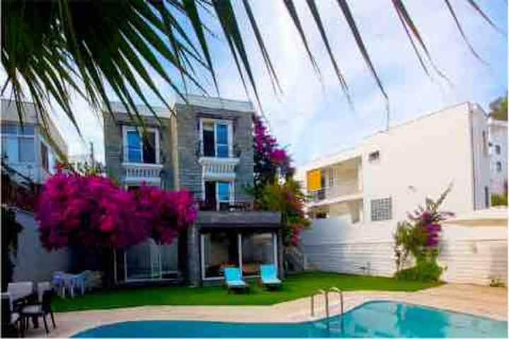 Private Swimming Pool. 50 Meters To Sea. Central. - Bodrum