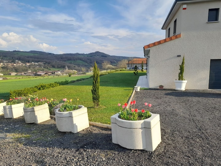Emplacement Pour Camping Car Ou Caravane - Issoire