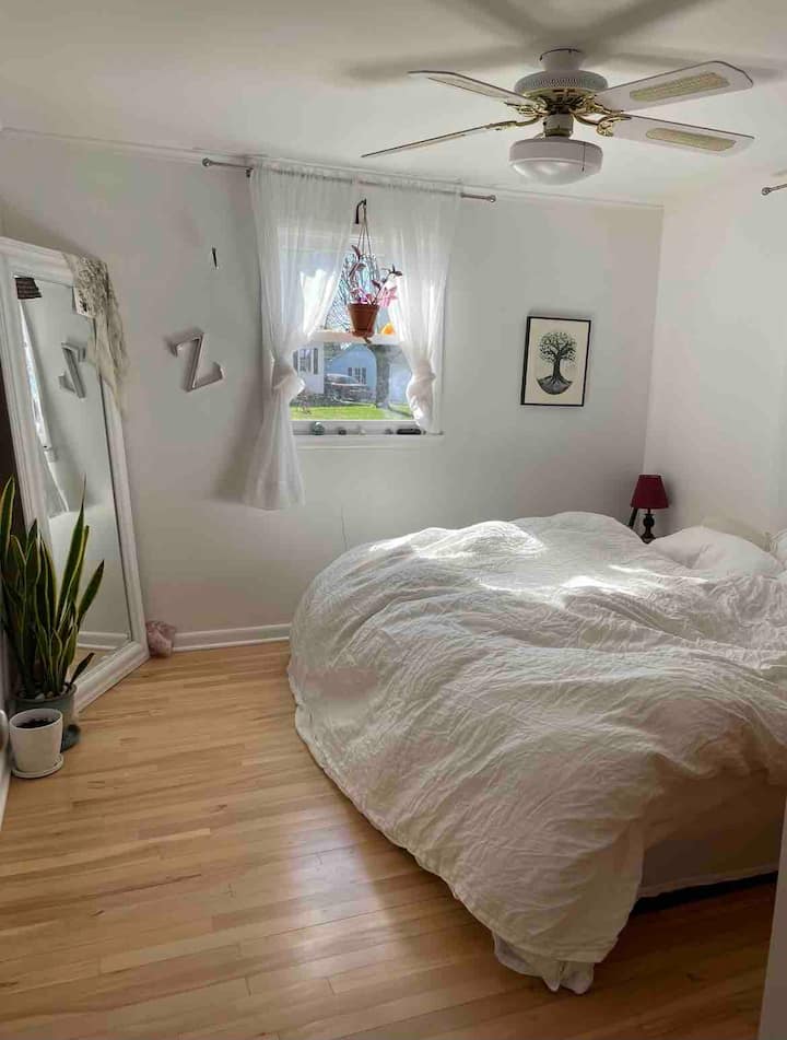 Family-friendly Home With Spacious Backyard - Burlington, VT