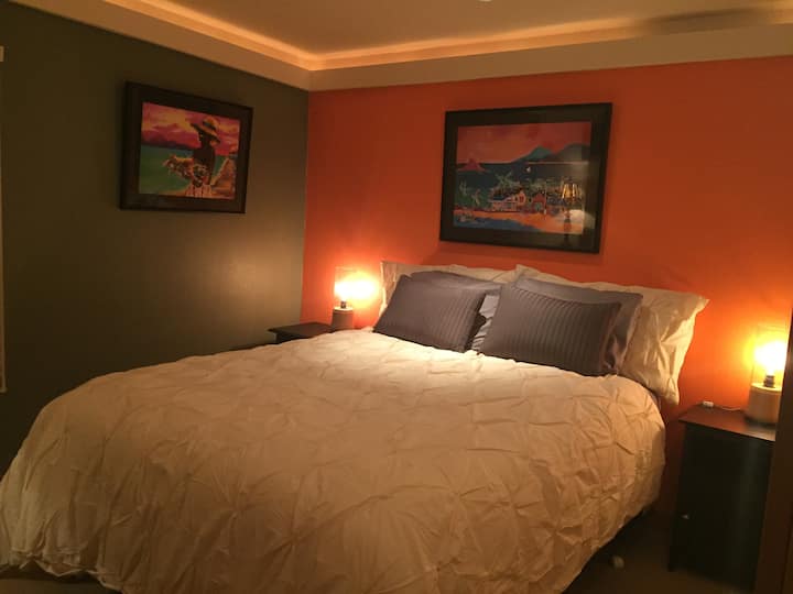 "The Overlook Suite" In Heart Of Nye Beach - Nye Beach, OR