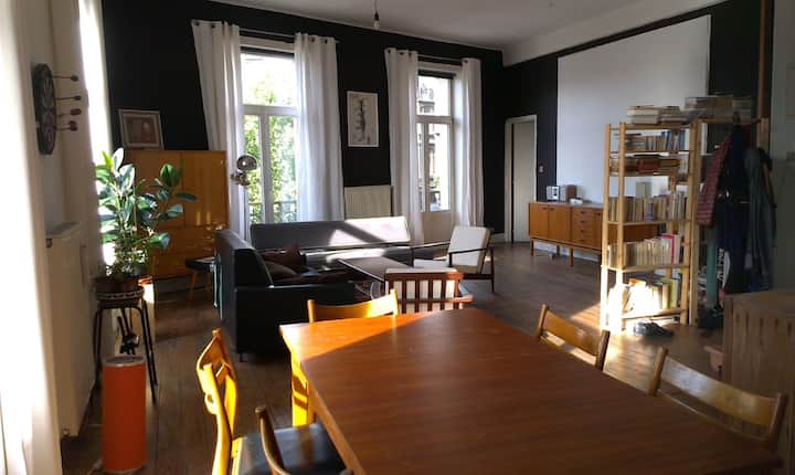 Bright Apartment With Balcony In Heart Of Brussels - Brüssel, Belgien