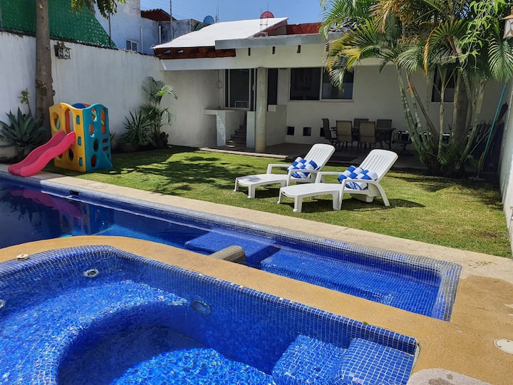 Casa Tulipanes. Alberca Y Jacuzzi Climatizados - Cuernavaca