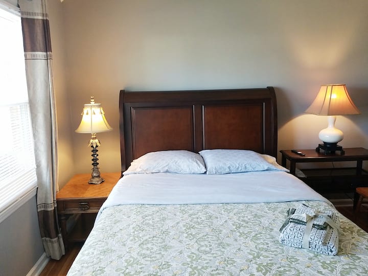South Charlotte Cozy Room 02 - Charlotte, NC