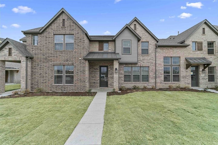 Entire House- Luxury Home 3 Bedroom - Allen, TX