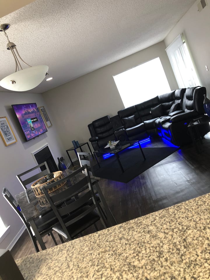 Your Home Away From Home - 제르맨타운