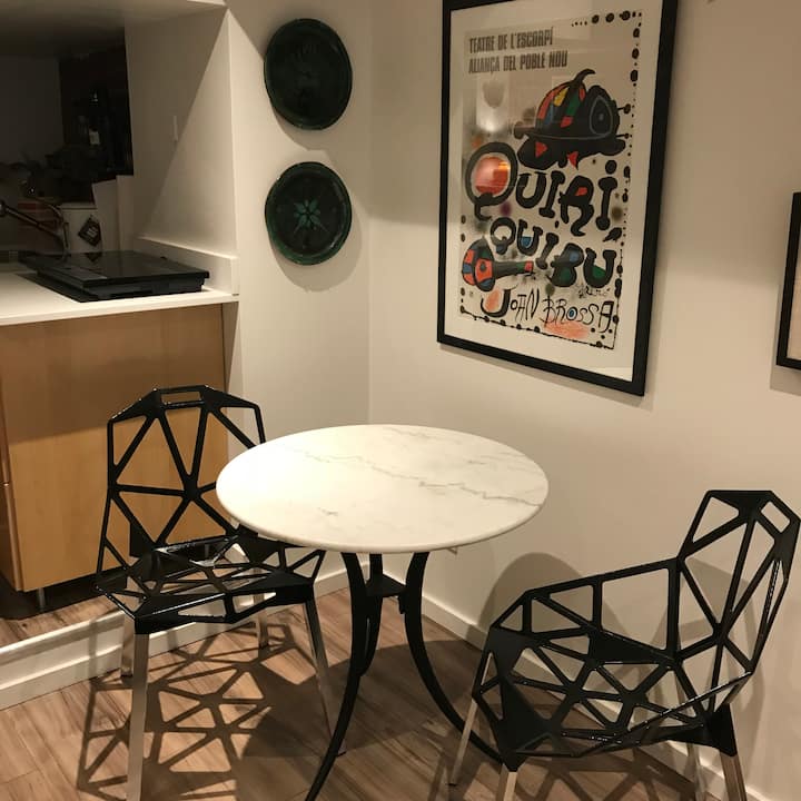Charming Toronto Hideaway Apartment
With Parking - Mississauga