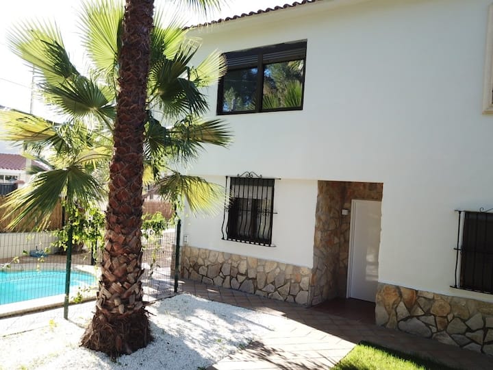 Chalet Con Piscina Ideal Para Escapadas De Familia - Llíria