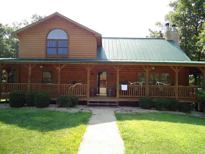 Luxury Log Home- Near French Lick - French Lick, IN