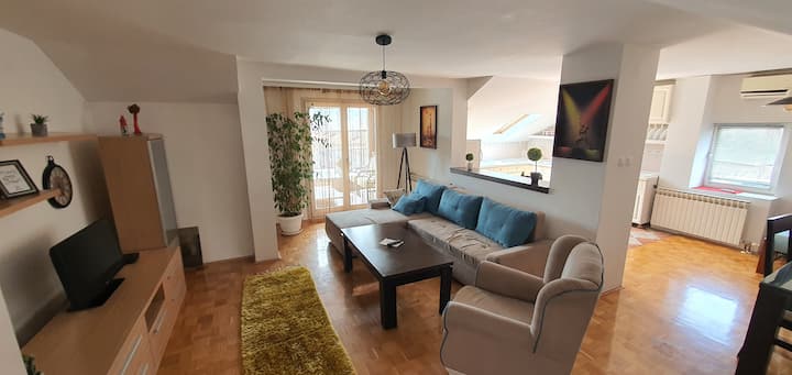 Grande Penthouse (100m2 ) In A Downtown - Kosovo