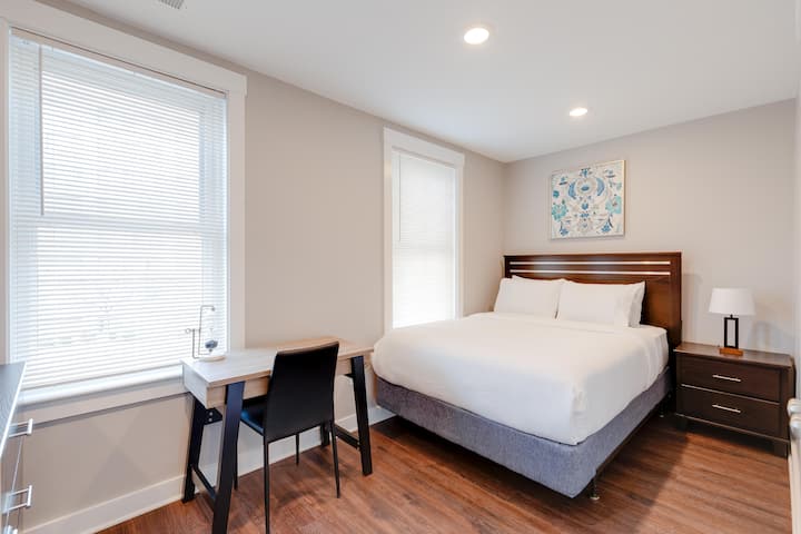 3 Bed 2 Bath Tourist House Near Kendall Square - Boston, MA