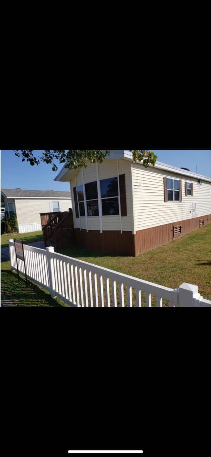 Sherkston Shore Cottage For Rent 116 Fg - Crystal Beach, ON, Canada