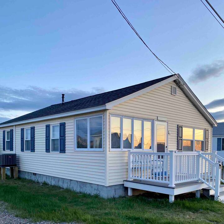 Adorable Cottage In Hampton Beach With Harbor View - Hampton Beach