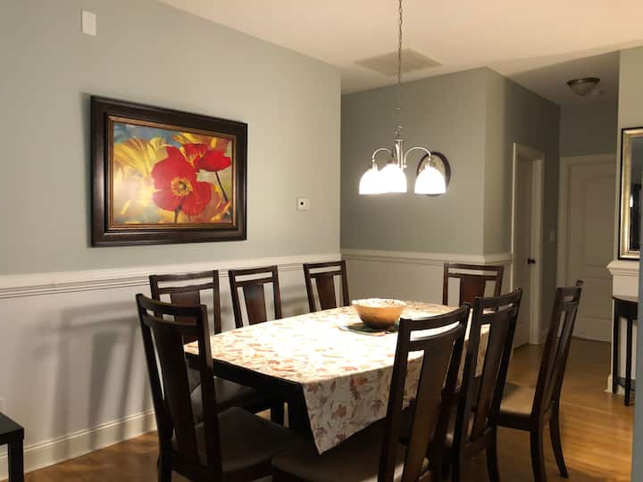 Delightful Private Two Bedroom Walkout Basement. - Cary, NC