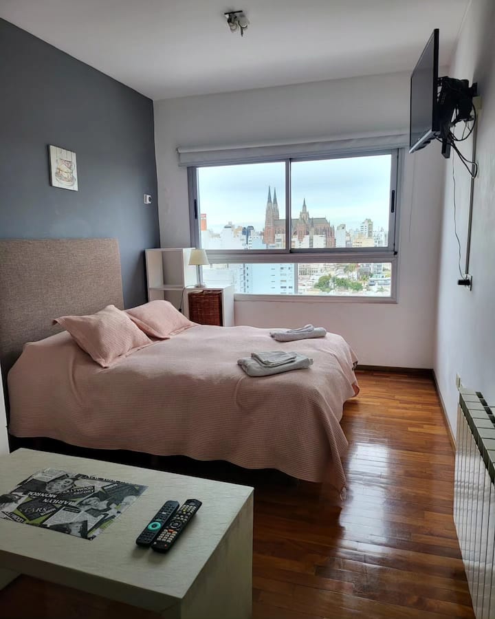 44 Y 16, Apto 2 Camas Grandes Vista A La Catedral - 拉普拉塔