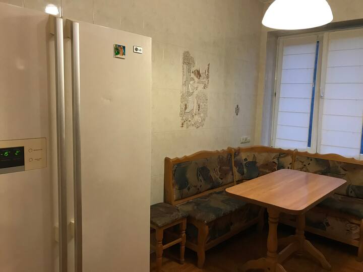 One-room Apartments. Lesi Ukrainka Square - Kiev