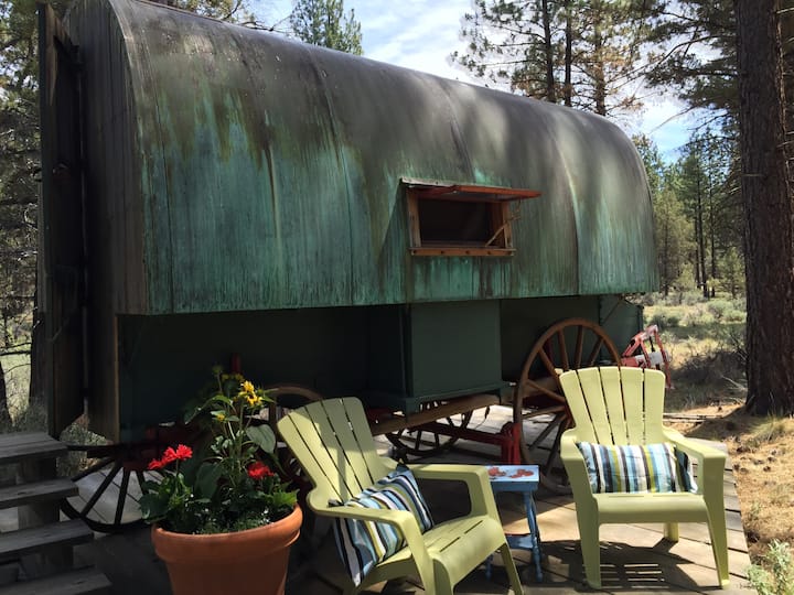 Unique & Cozy Basque Sheep Wagon - Sisters, OR