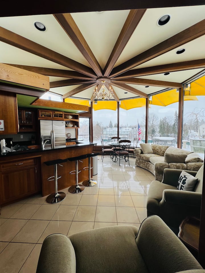 Weathervane Tower Suite - Charlevoix, MI