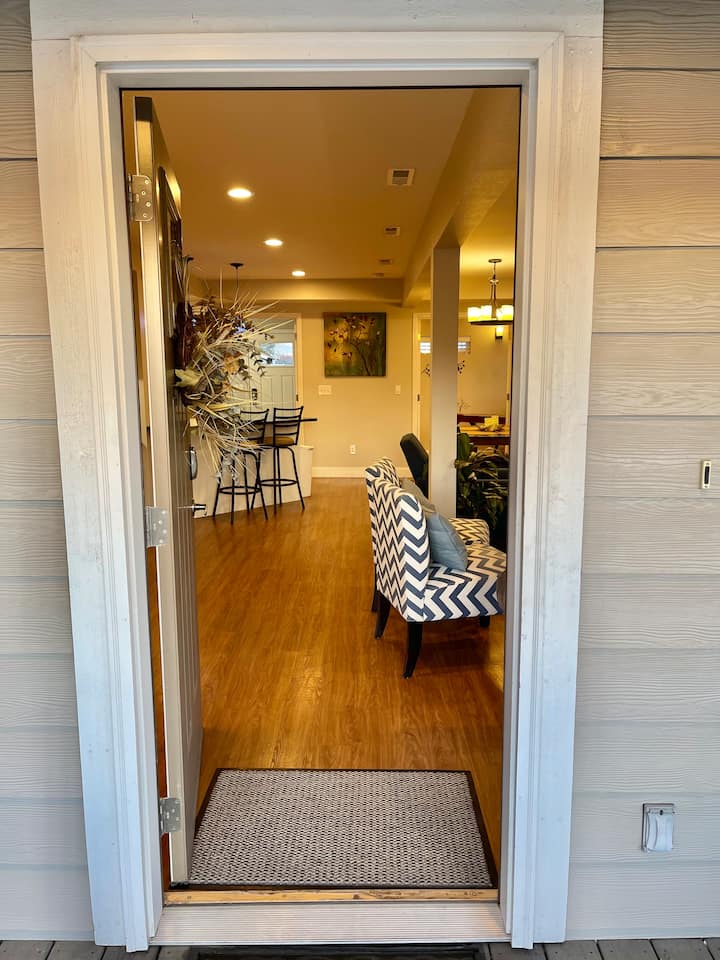 Gorgeous Master Suite Home - Business Travel Ready - Yakima, WA