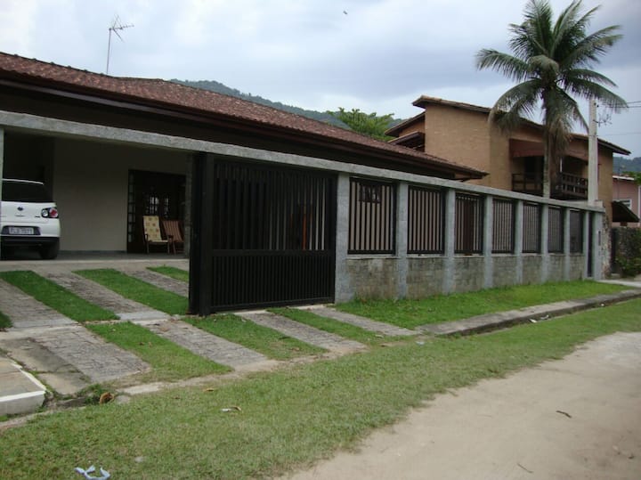 Casa Em Ubatuba, Excelente Para Famílias E Amigos! - Ubatuba