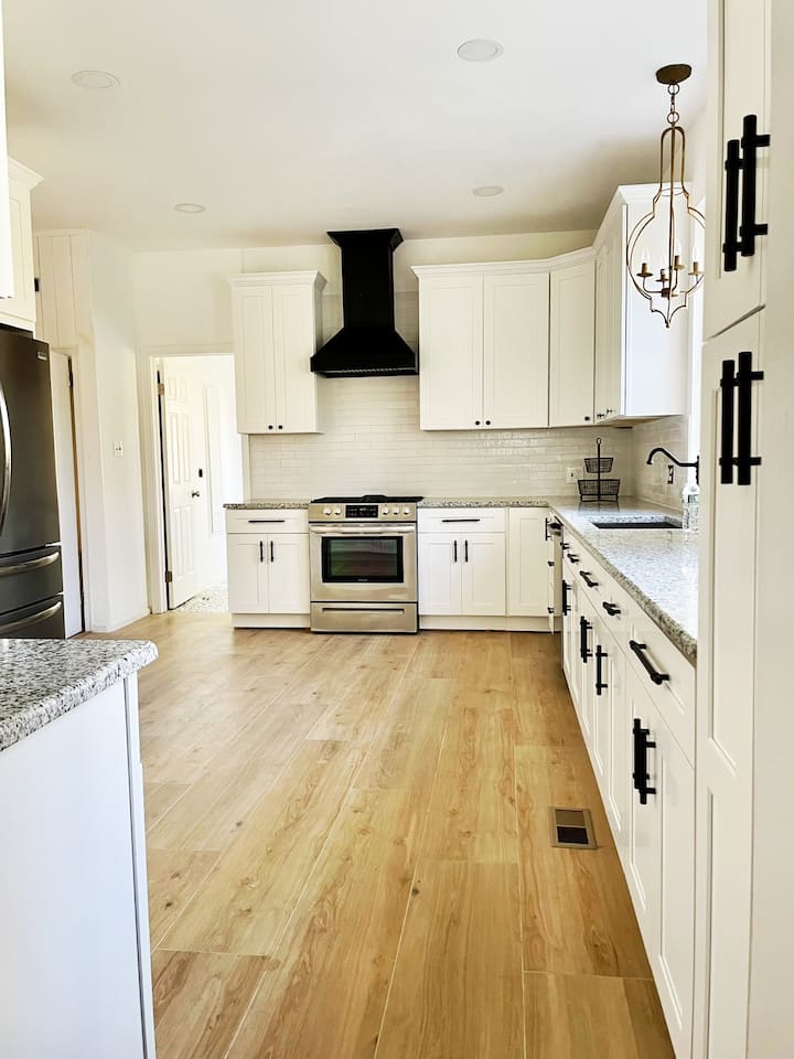 Regency Ste With Private Bath In 7000sf Farmhouse - West Chester, PA