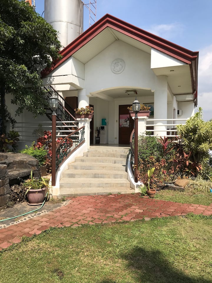 Attic House At Private Resort - Antipolo