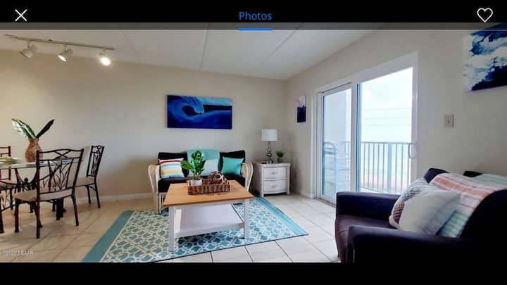Oceanfront Beach Condo Sleeps Six With 4th Floor With Elevator. - Ormond Beach, FL