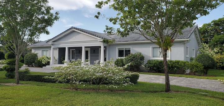 Upscale, Modern Coral Gables Home - Coral Gables, FL