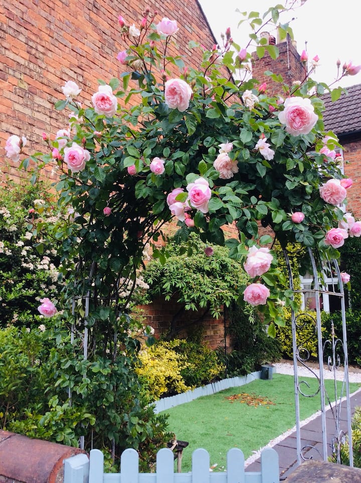 Bumblebee Cottage - Louth