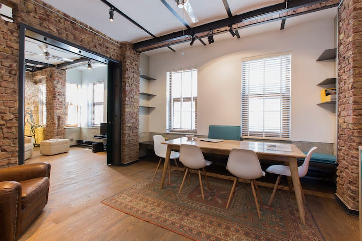 Architect Jonas’ Generous 85 Sqm Full Of Art - Fatih