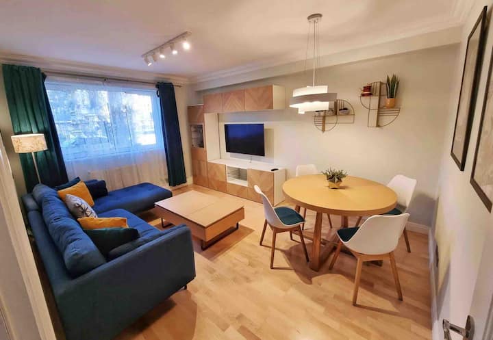 Spacious 2 Bed Apartment 10 Mins To Central London - グリニッジ