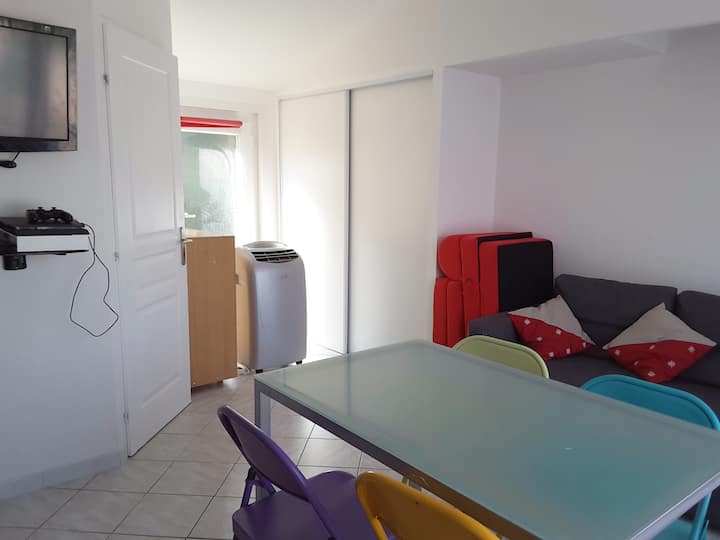 Studio 10 Min Avignon- Neuf. - Châteauneuf-du-Pape